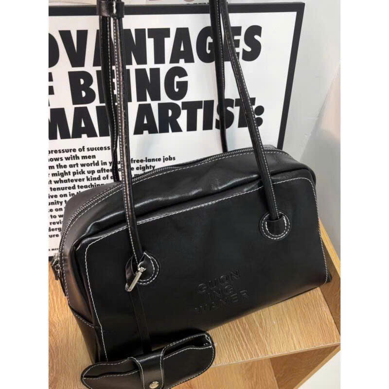 Fashion women's handbag for going out and going to school, made of ...