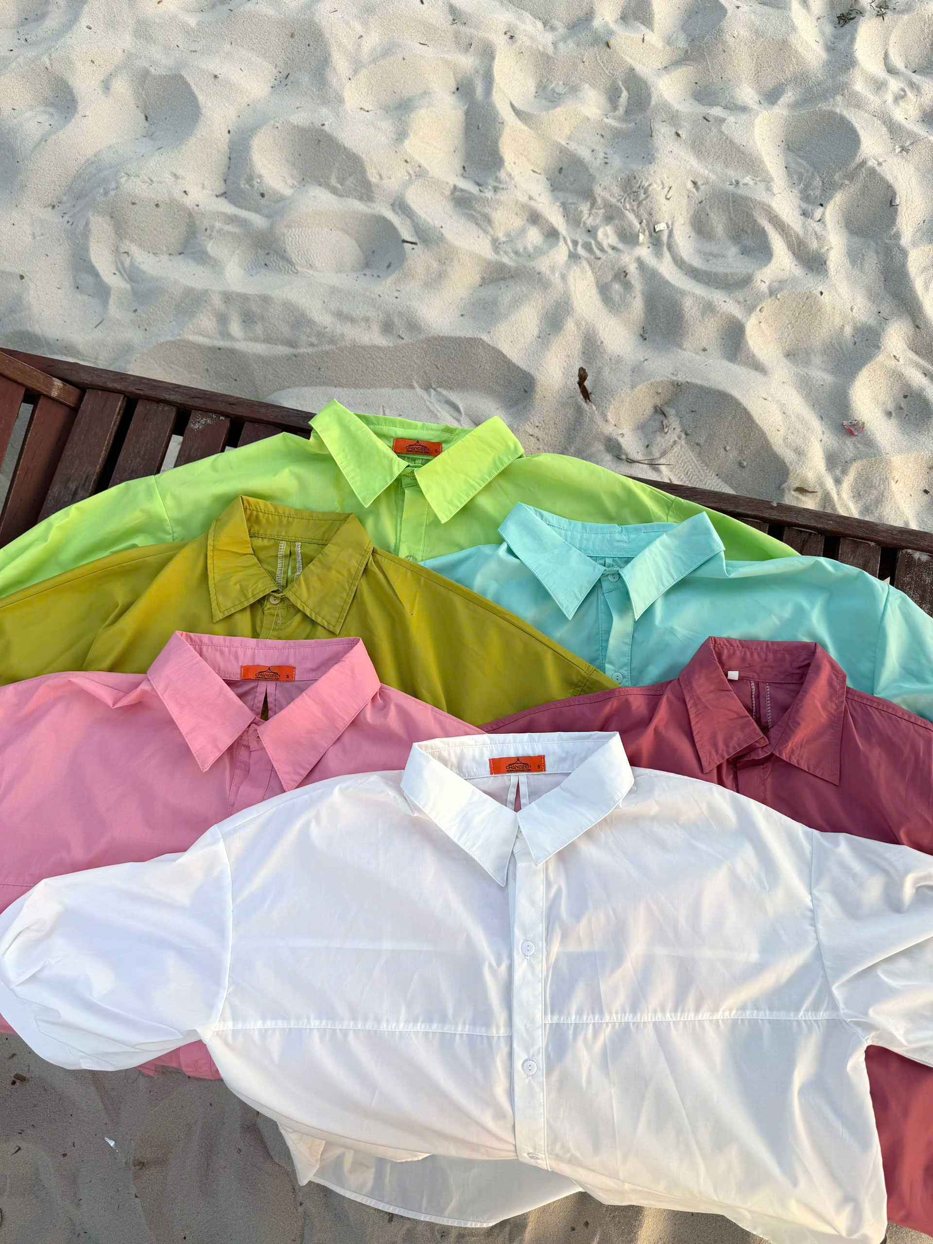 Sleeve shirt with elegant slit in the back, multi-colored lady ...