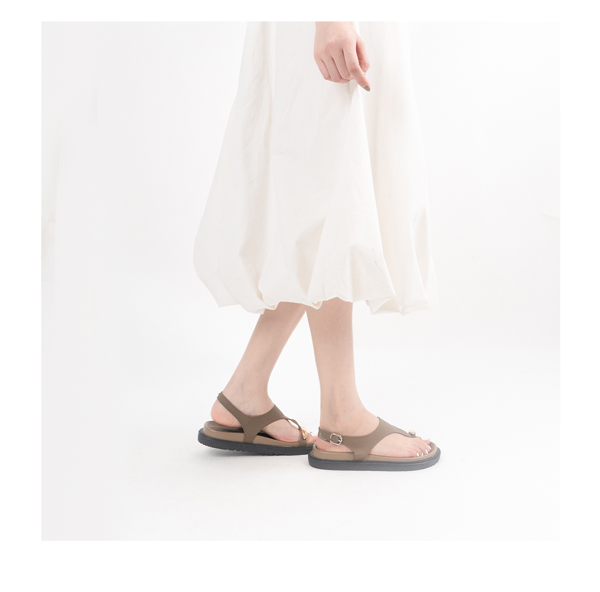 EROSSKA - Beach flip-flop Sandal with simple, dynamic style, brown ...
